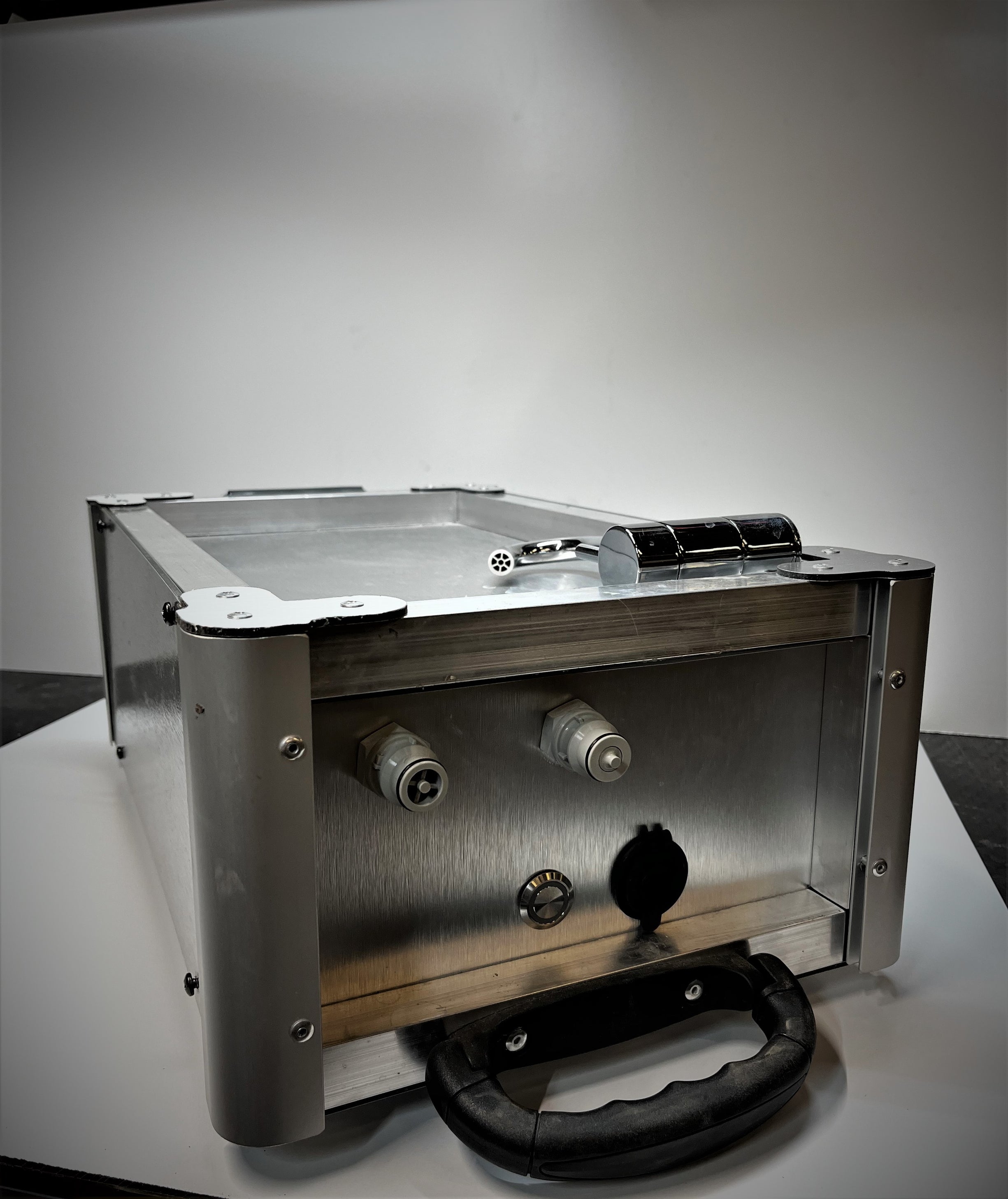 Portable Camping Sink with Pump & Water Filter - Trail Kitchens